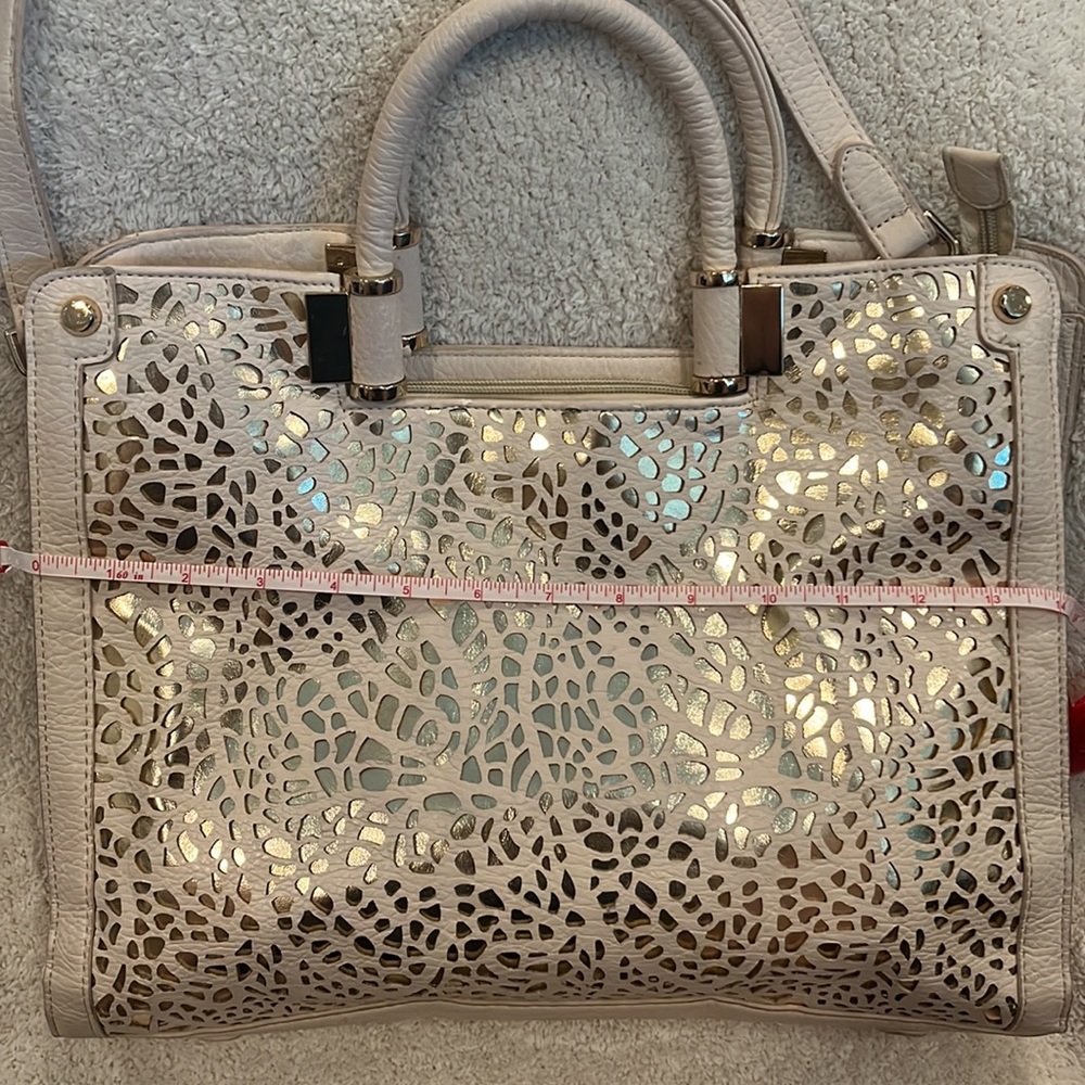Ivanka Trump Cream And Gold Laser Cut Handbag Or Shou… - Gem